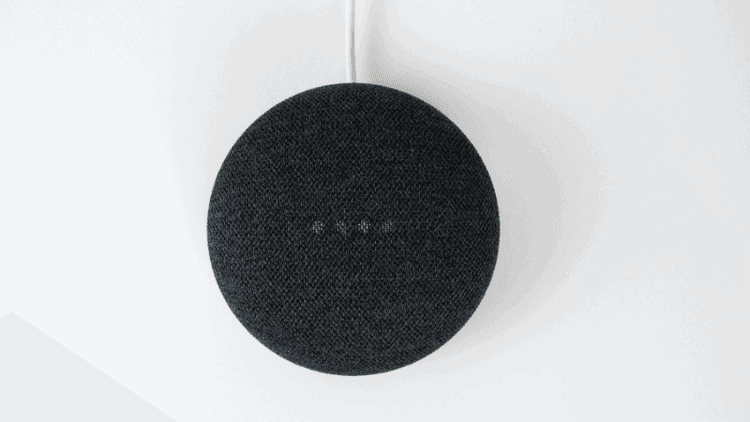 How to Change Voice and Name for Google Assistant (All Google Products)