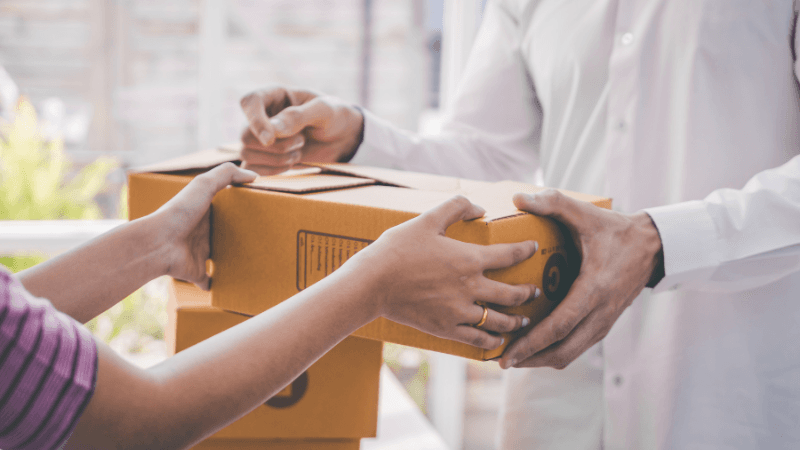 What Comes With Crunchyroll Ultimate Fan Pack?